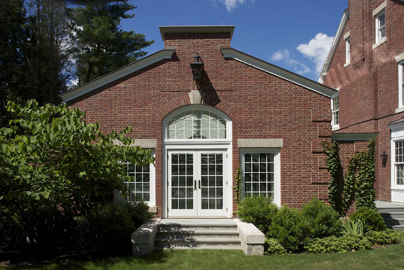 Boston Estate Residence - Sculptured Earth
